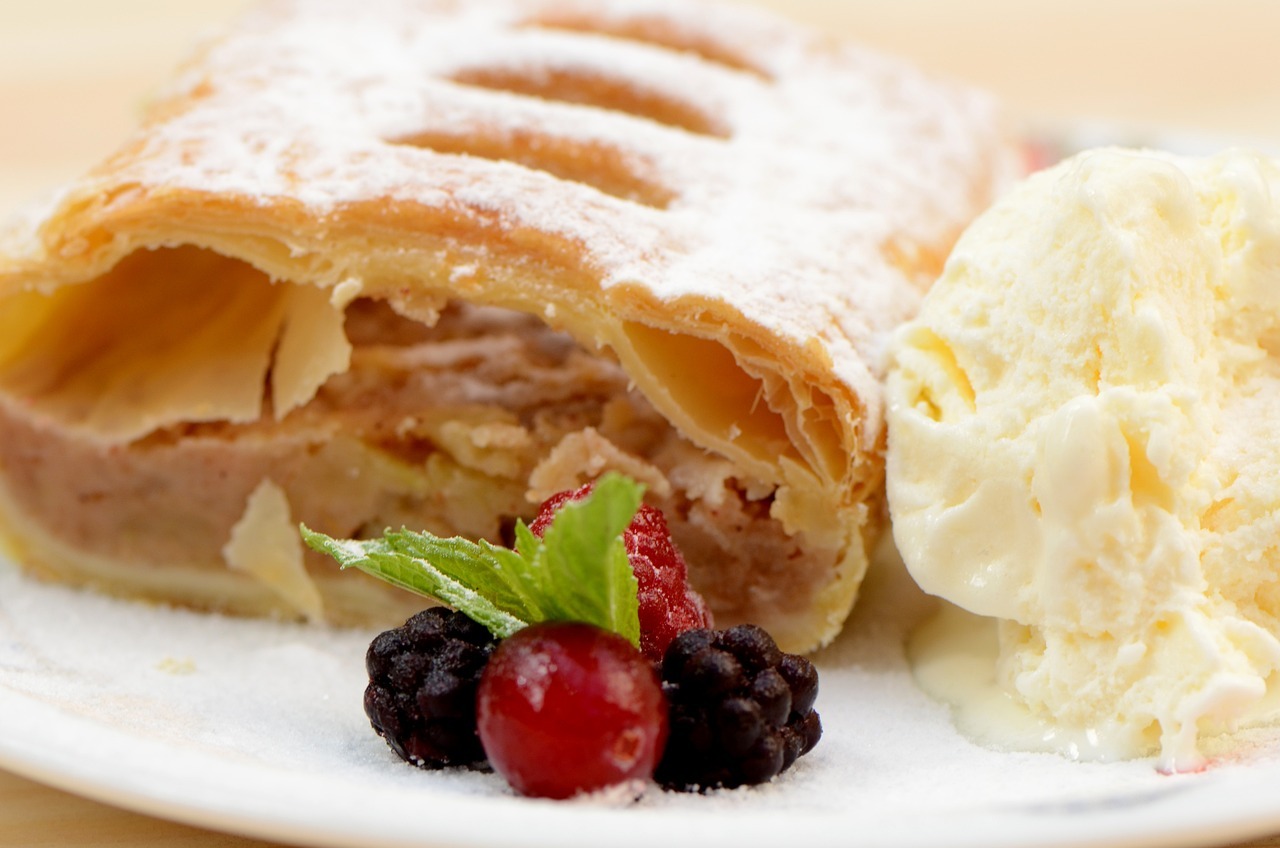 Apple Strudel - Apfelstrudel - New German Cooking